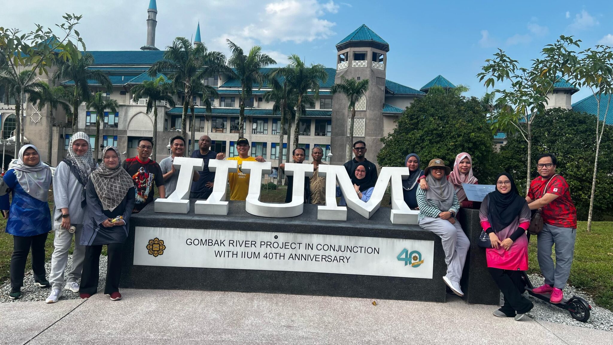 Dato' Ahmad Nadzarudin Lead IIUM Holdings Staff Brisk Walk Around IIUM ...