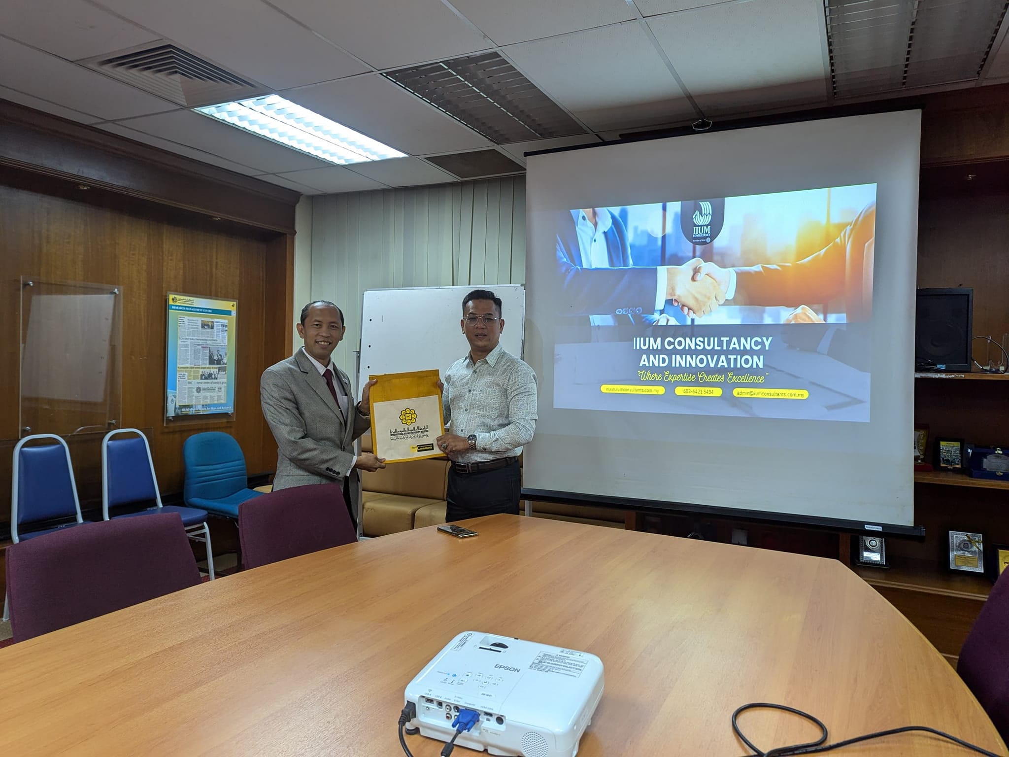 ICI Holds Sharing Session and Collaboration Talks with GITC - IIUM ...