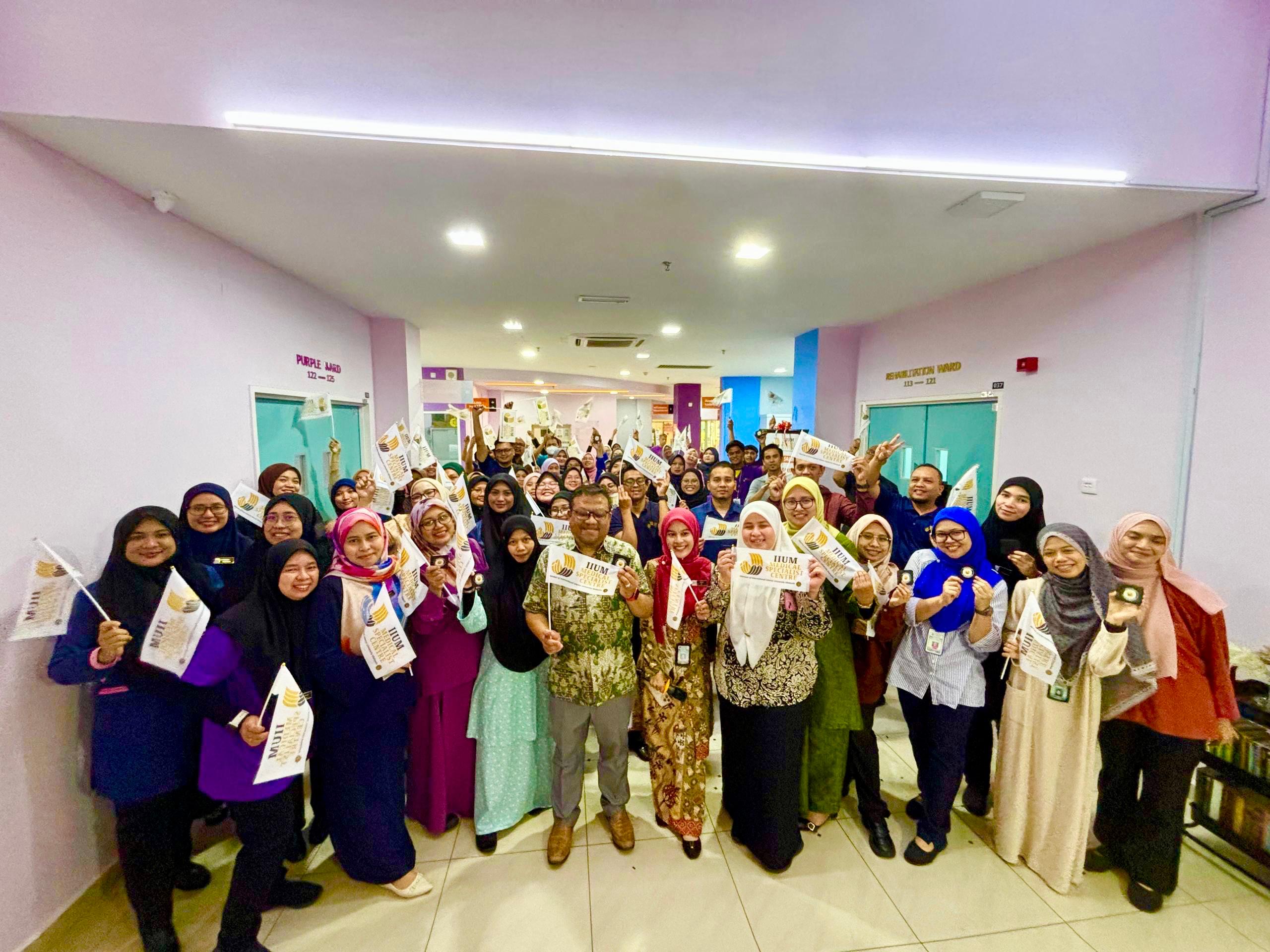 Pelancaran Smile and Salam Program di IMSC Kuantan - IIUM Holdings Sdn Bhd